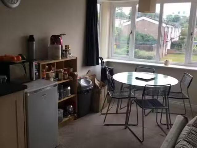 Just in! 2 bedroom flat for rent in Metchley Rise, Birmingham.
