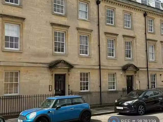 Unique 2 bedroom flat for rent in New King St, Bath, BA1