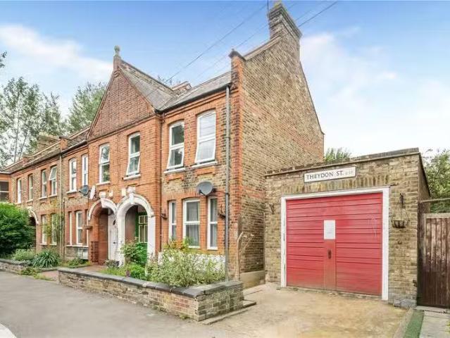For Rent! 2 bedroom Flat to rent, Theydon Street, London, E17.
