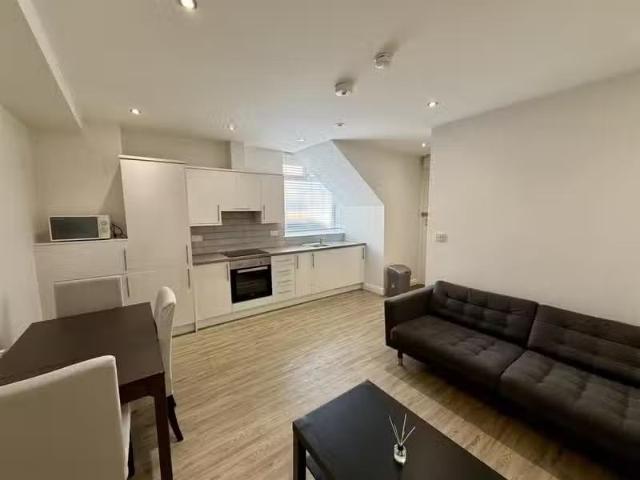 Cozy 2 bedroom house for rent in Topaz House, 2 bed flat, CF24