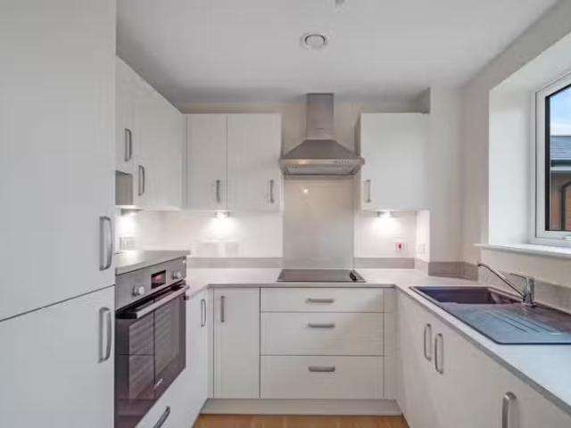 Deal! 2 bedroom retirement property for rent in Flood Lane, Br.