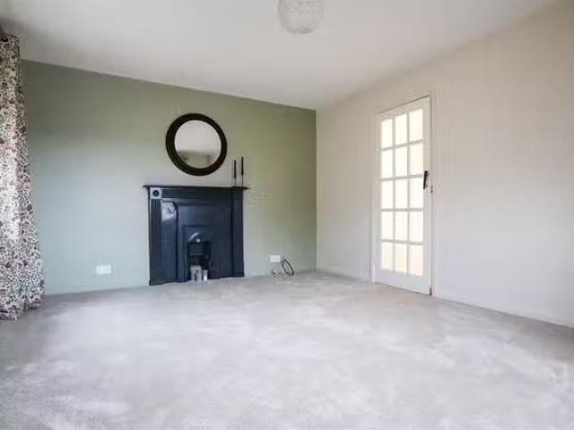 Nice 2 bedroom semi detached bungalow for rent in Churchfield.