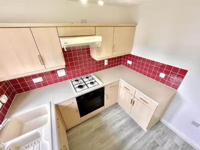 Rental! 2 bedroom semi detached house for rent in Pevensey Roa.