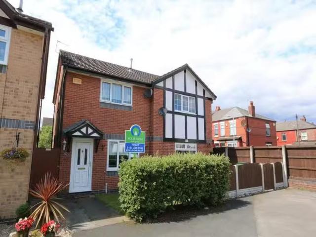 Unique 2 bedroom Semi Detached House to rent, Chantry Close, S.