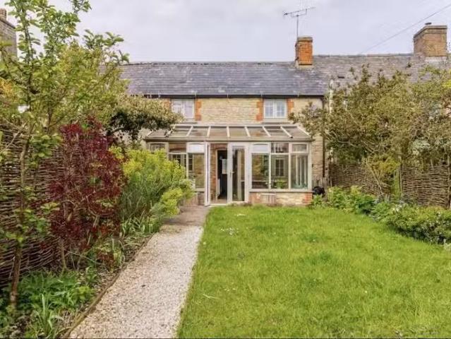 Just in! 2 bedroom terraced house for rent in Church Lane, GL7