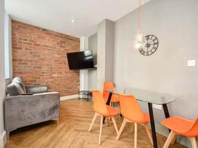 Just in! 2 BR Blackfriars Road