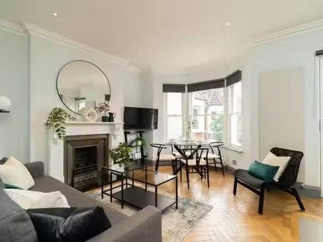 Deal! 2 BR Margravine Gardens