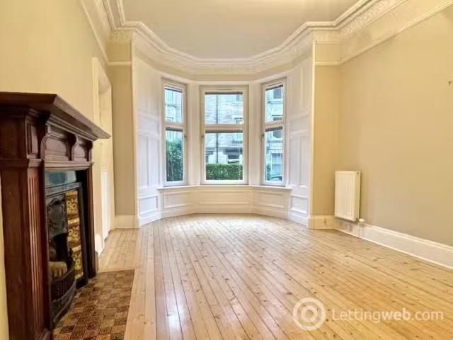 Cozy 2 BR Property to rent in Millar Crescent, Morningside, Ed.