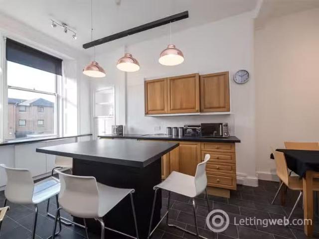Cozy 2 BR Property to rent in MONTPELIER PARK, EDINBURGH, EH10