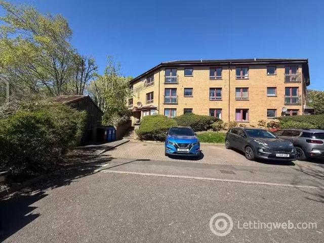 Cozy 2 BR Property to rent in Abercorn Street, Craigie, Dundee.