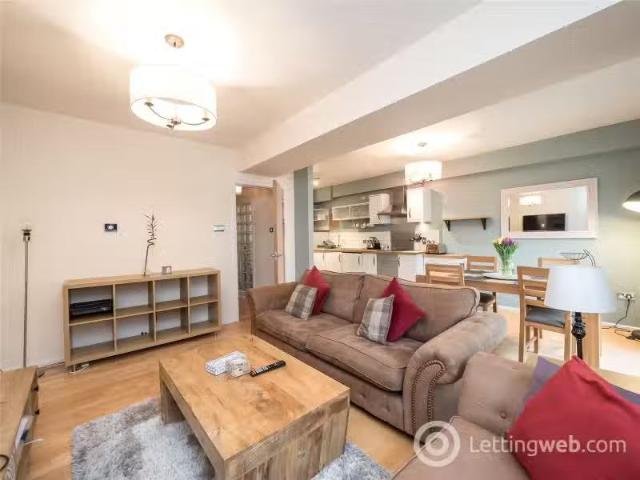 For Rent! 2 BR Property to rent in Breadalbane Street, Edinbur.