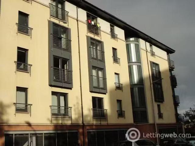 For Rent! 2 BR Property to rent in Cables Wynd, Edinburgh