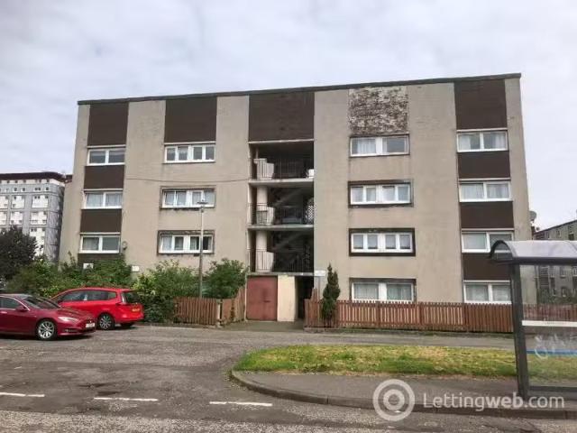 Cheap 2 BR Property to rent in Calder Grove, Sighthill, Edinbu.
