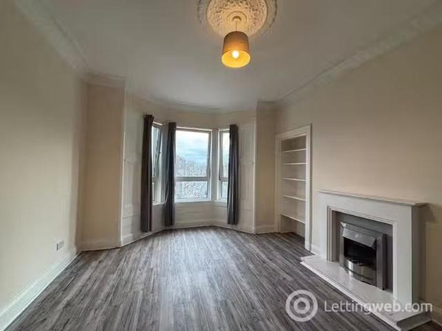 Nice 2 BR Property to rent in Caledonia Street, Paisley, Renf.