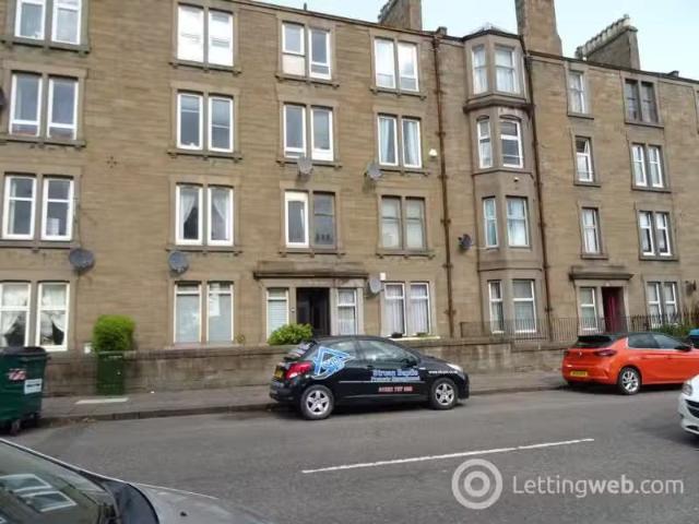 Cheap 2 BR Property to rent in Clepington Road, Coldside, Dund.