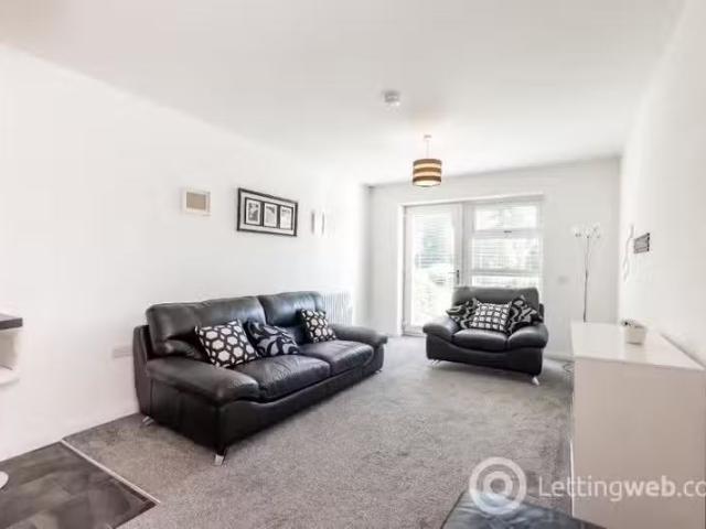 Cheap 2 BR Property to rent in Cordiner Place, Hilton, Aberdee.