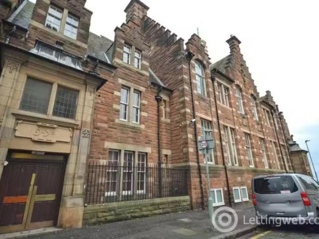 Deal! 2 BR Property to rent in Drummond Street, Central, Edinb.