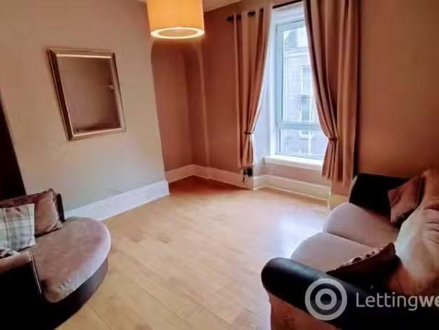 Nice 2 BR Property to rent in Esslemont Ave, Rosemount, Aberde.