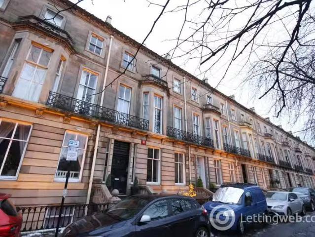 Unique 2 BR Property to rent in G/F 12 Buckingham Terrace, Gla.