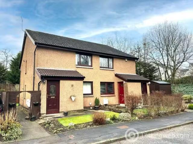Just in! 2 BR Property to rent in Grandtully Drive, Kelvindale.