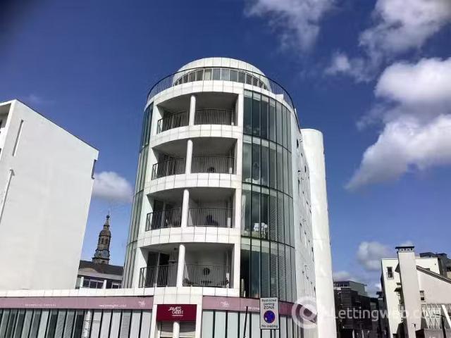 Just in! 2 BR Property to rent in Lanark Street, Glasgow, G1