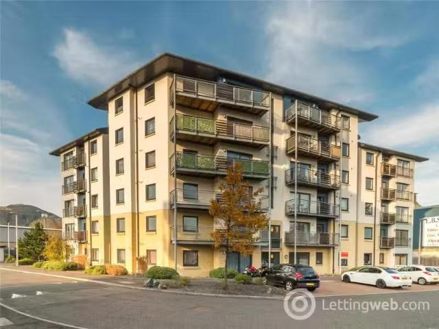 Unique 2 BR Property to rent in Pefferbank, Edinburgh, EH16