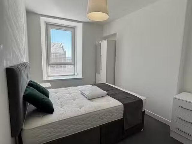 Unique 2 BR Property to rent in Pitfour Street, West End, Dund.