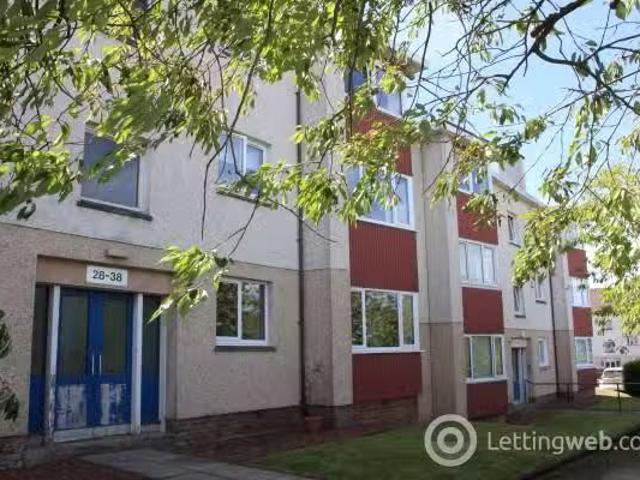 Unique 2 BR Property to rent in Rannoch Green, East Kilbride.