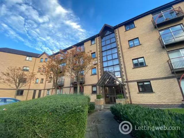 Rental! 2 BR Property to rent in Riverview Gardens, Glasgow, G5