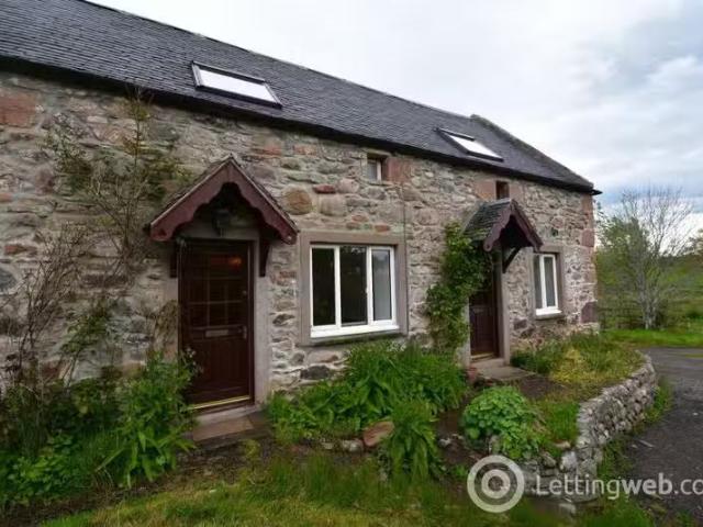 Charming 2 BR Property to rent in Stables Cottages, Mains Of C.