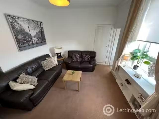 Rental! 2 BR Property to rent in Wallfield Place, Rosemount, A.