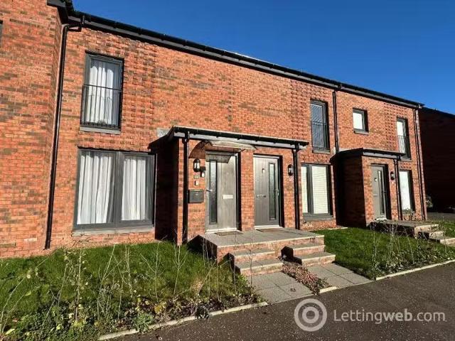 Cheap 2 BR Property to rent in Webster Street, Dalmarnock, Gla.