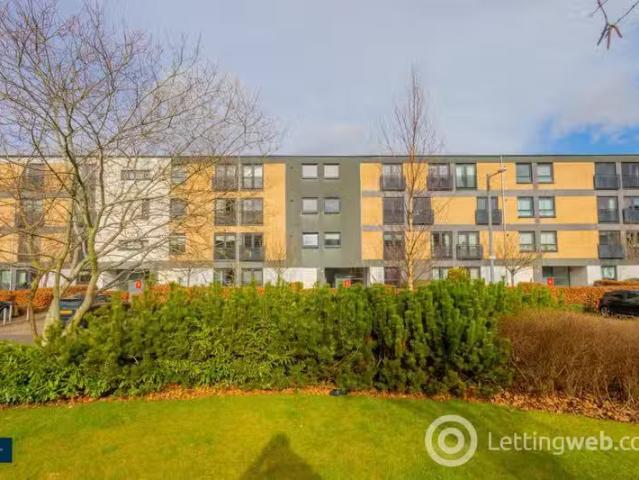 Charming 2 BR Property to rent in 1/2 17 Firpark Court, Dennis.
