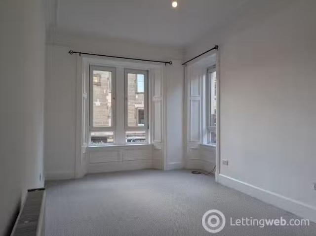 Charming 2 BR Property to rent in 1F1 Gorgie Road, Edinburgh.