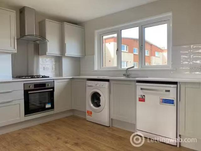 New 2 BR Property to rent in 22, Southhouse Crescent, Edinburg.