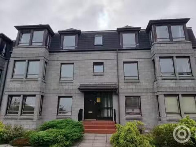 Unique 2 BR Property to rent in 76c Dunbar Street Aberdeen