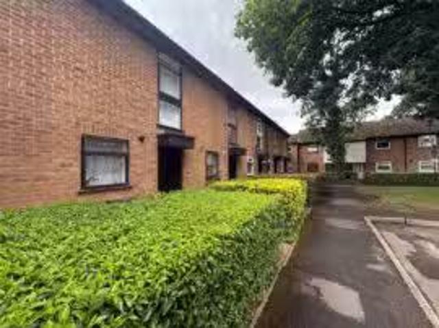 Unique 2 BR Property & Houses to Rent: Cypress Grove, Ash Vale.