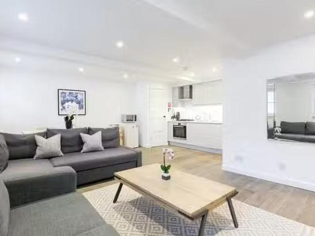 Unique 2 BR Rathbone Place