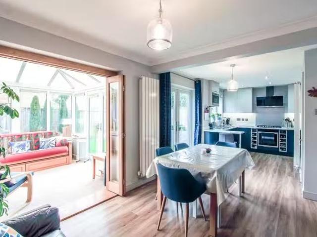 Just in! 4 bedroom detached house for rent in Arlington Close.