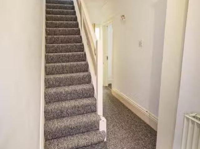 Deal! 4 bedroom detached house for rent in Capstone Road, Bour.