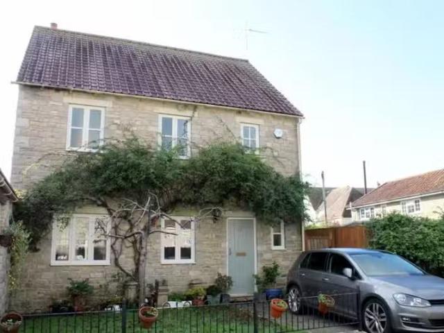 Unique 4 bedroom detached house for rent in Church Farm Place.