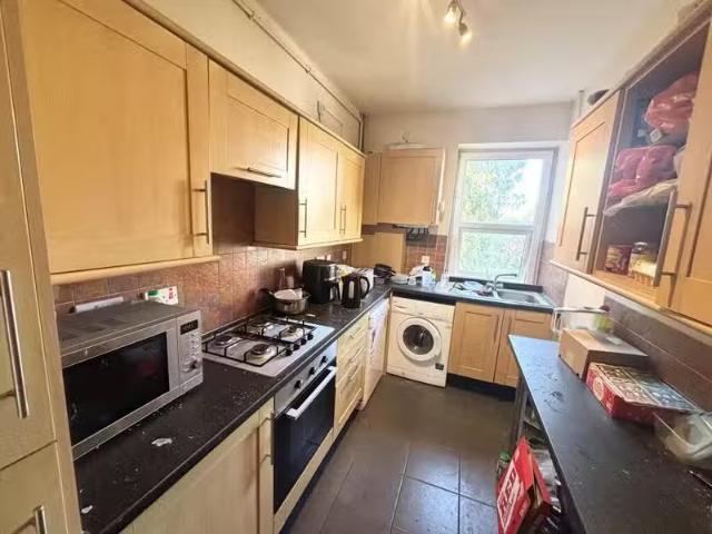 Deal! 4 bedroom flat for rent in Hotwell Road, Hotwells, Brist.