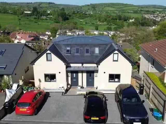 New 4 bedroom semi detached house for rent in Solsbury Way, Ba.