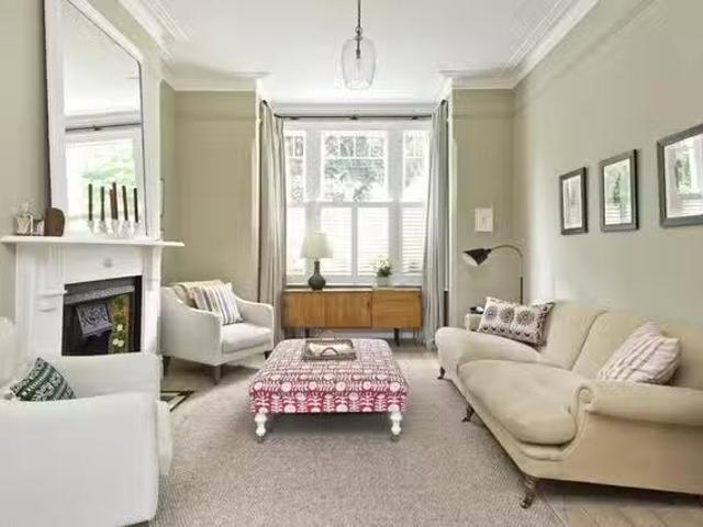 Rental! 4 BR Crescent Lane