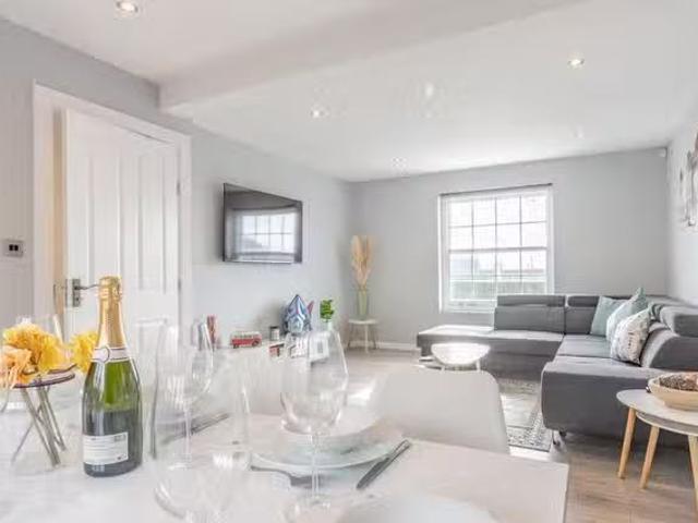 Charming 4 BR Eastern Esplanade