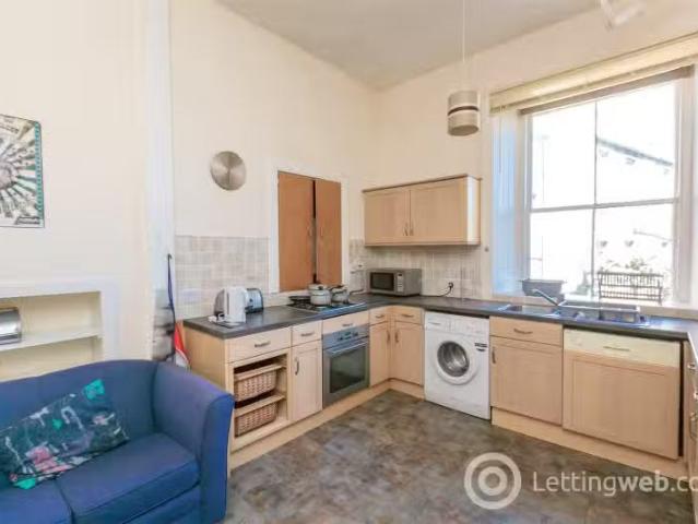 Charming 4 BR Property to rent in Marchmont Road, Edinburgh, EH9