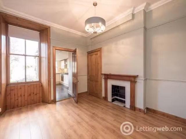 Just in! 4 BR Property to rent in CRAIGLEA DRIVE, EDINBURGH, E.