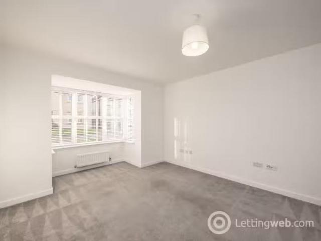 Deal! 4 BR Property to rent in Damselfly Road, Edinburgh, EH17