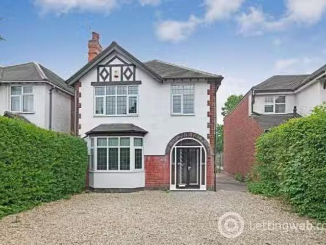 Unique 4 BR Property to rent in Derby Road, Beeston, Nottingham