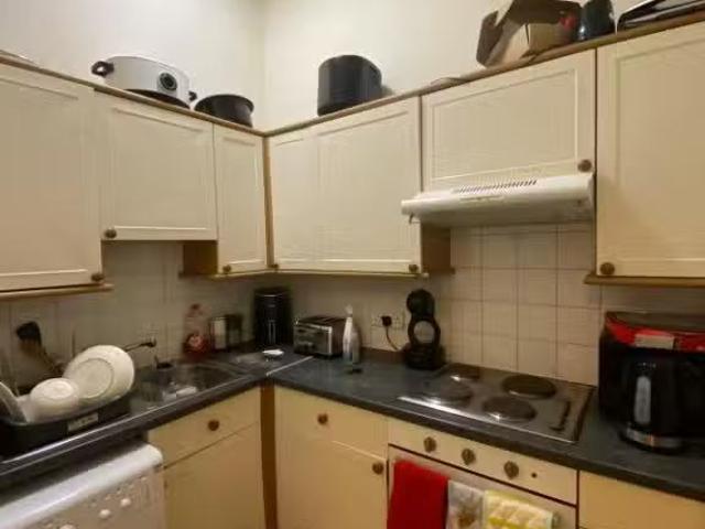 For Rent! 4 BR Property to rent in Tay Street, Polwarth, Edinb.